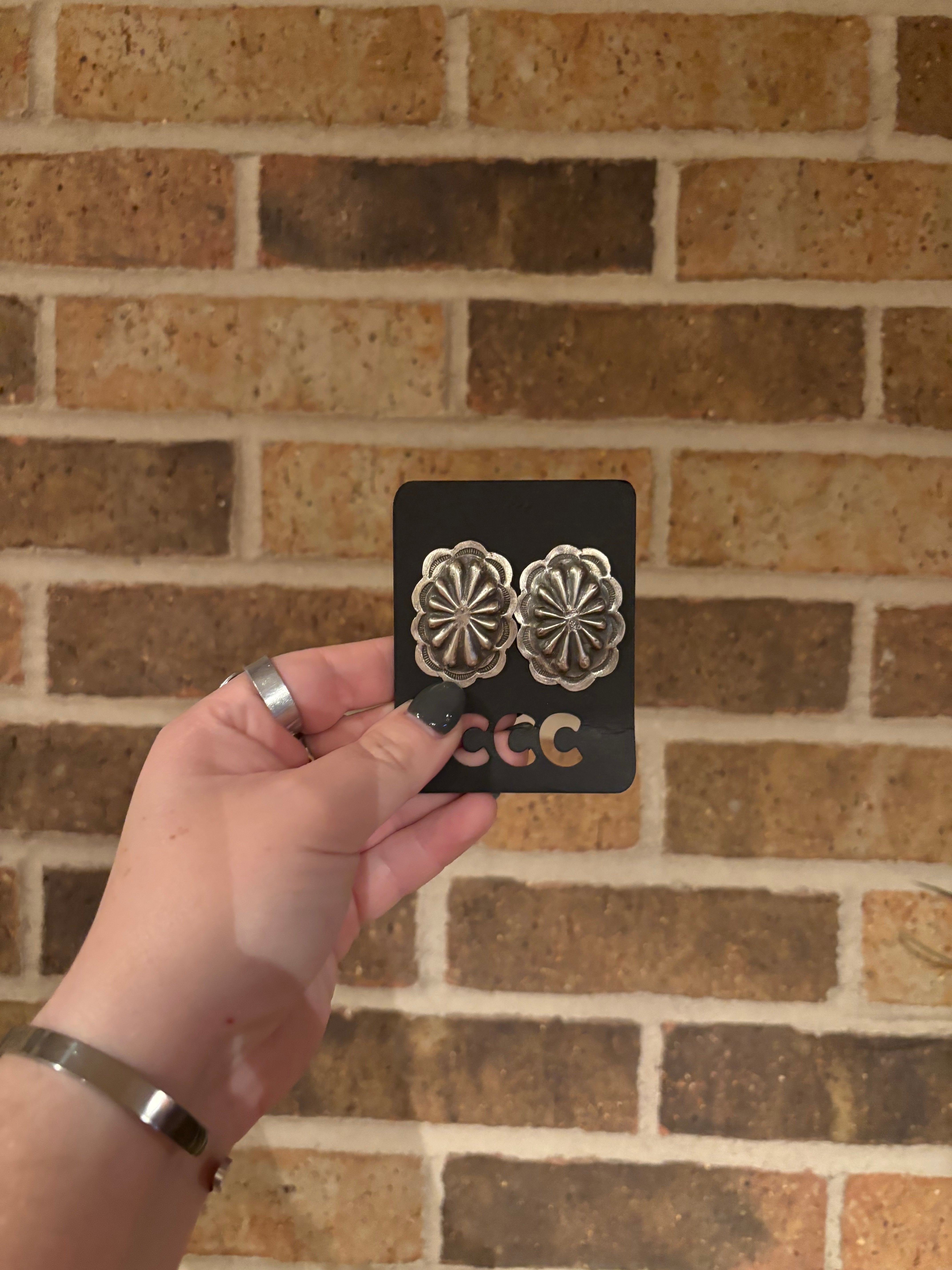 Sterling Stamped Scalloped Oval Concho Studs - Large – Caney Creek & Co.